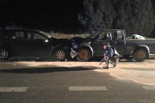 Percorre la SS 131 contromano e provoca un incidente: guidava ubriaco