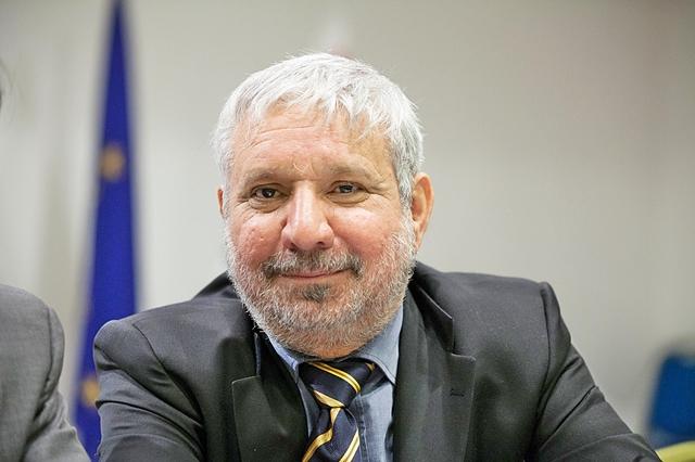 Cisl, il segretario degli edili Giovanni Matta va in pensione