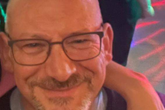 Cade nel Po e muore annegato, la moglie: “Non stava scattando un selfie”