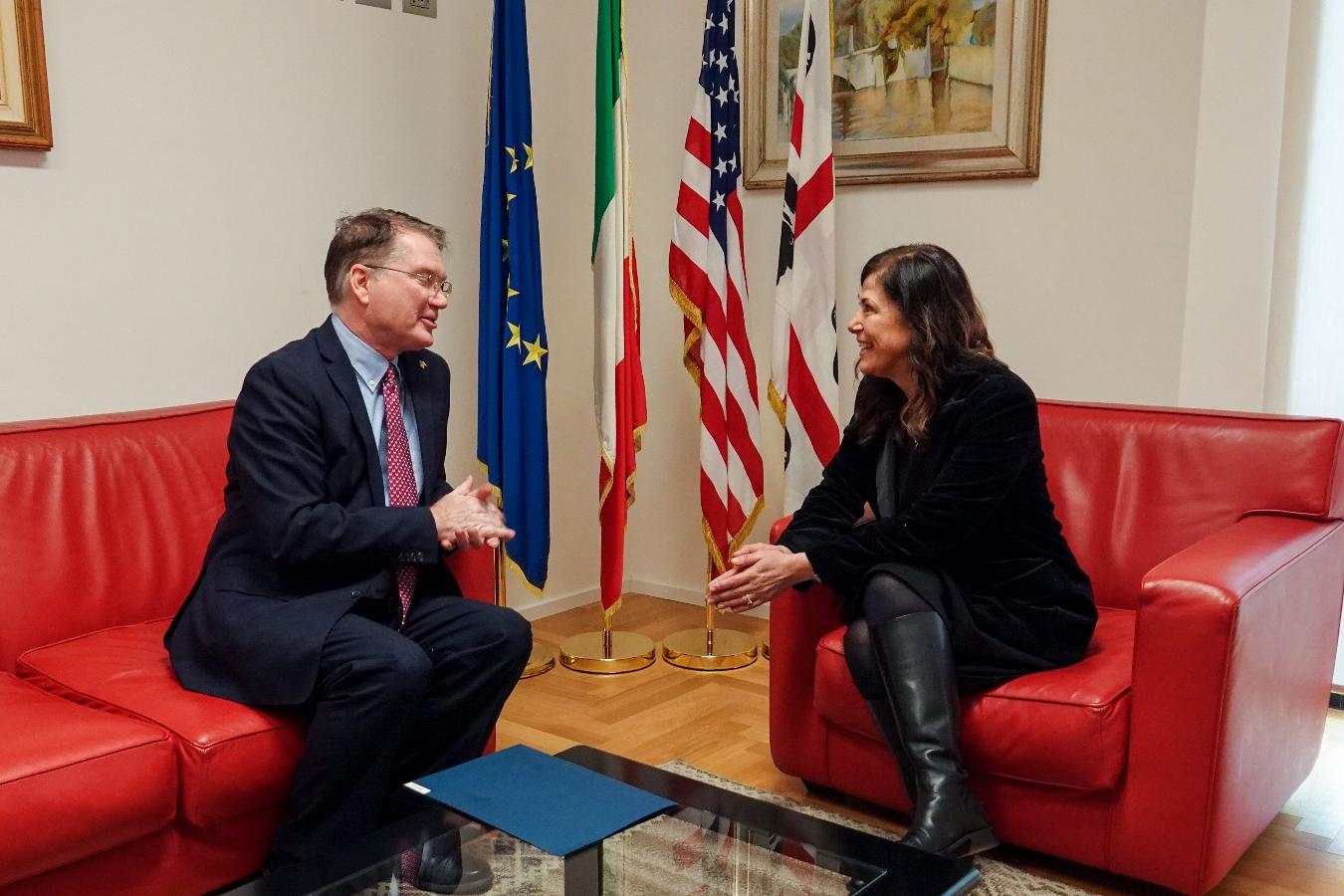 Todde incontra l’incaricato d’Affari dell’Ambasciata Usa, Shawn Crowley